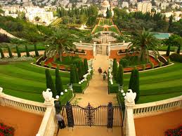 Templul Baha`i si Gradinile suspendate din Haifa | Centrul de pelerinaj ...