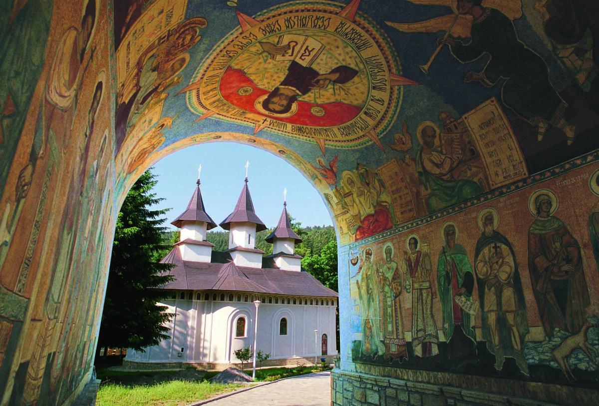 Hram la Mănăstirea Durău - Buna Vestire | Centrul de pelerinaj "Sf ...
