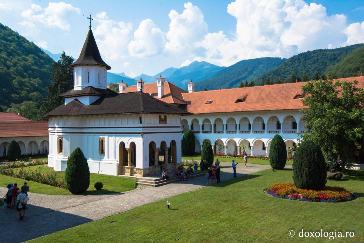 Cheile Sohodolului, Cascada Bigăr, Valea Oltului, Mănăstirea Prislop ...