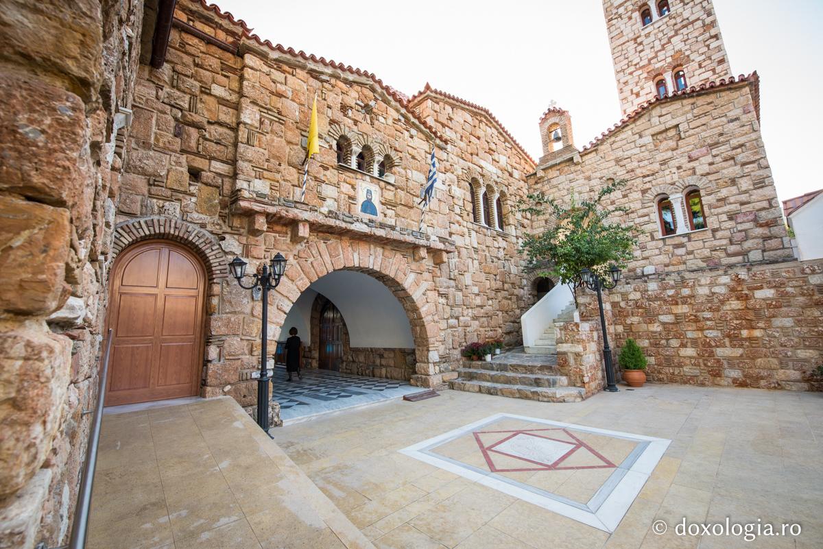 Pelerinaj în Grecia , la Sfantul Ioan Rusul, Sf. Nectarie - Complexul ...